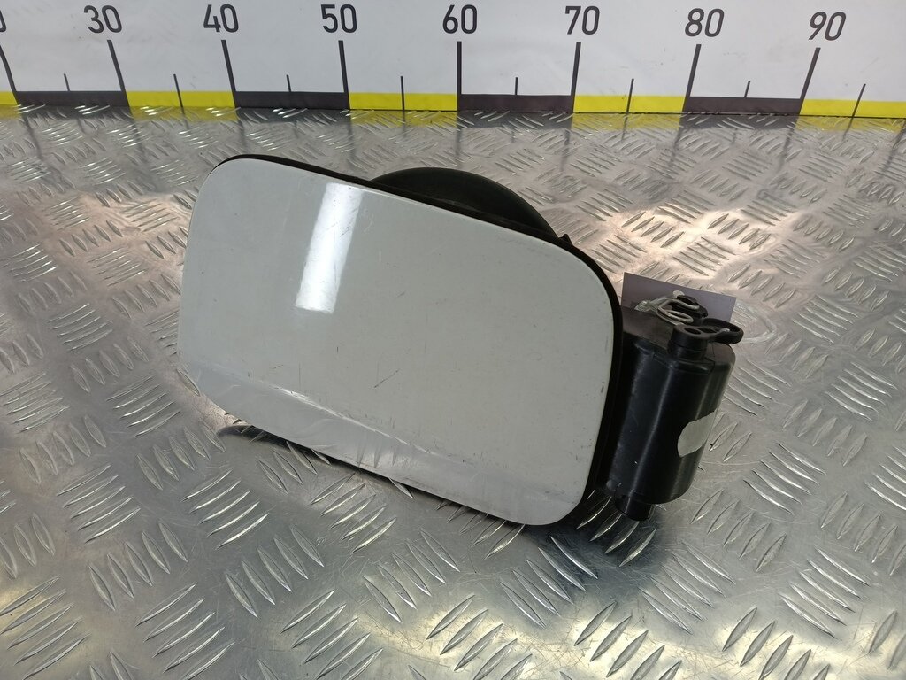 Лючок бензобака Б/У для BMW 51177117982