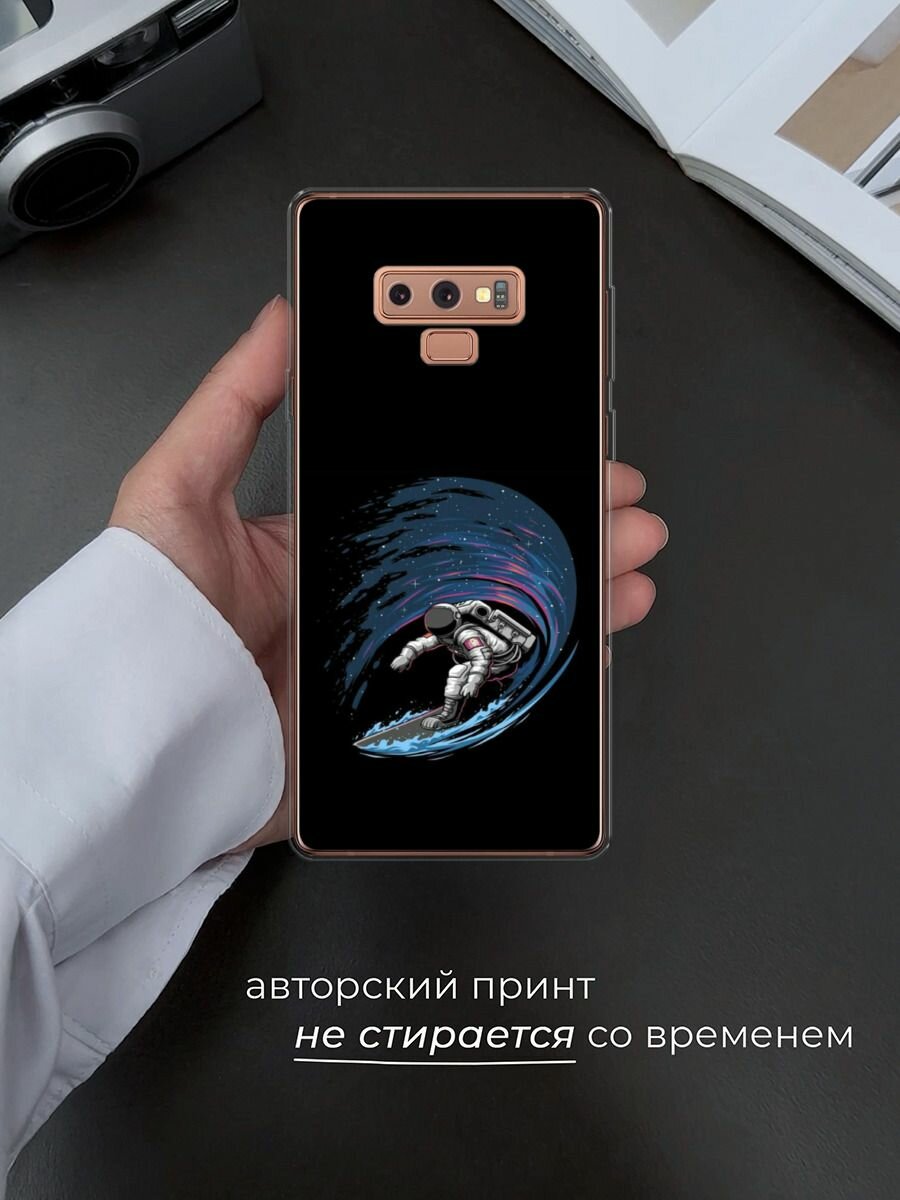 Чехол на Samsung Galaxy Note 9 / Самсунг Галакси Нот 9 с принтом "Космонавт на серфе" — фото 1