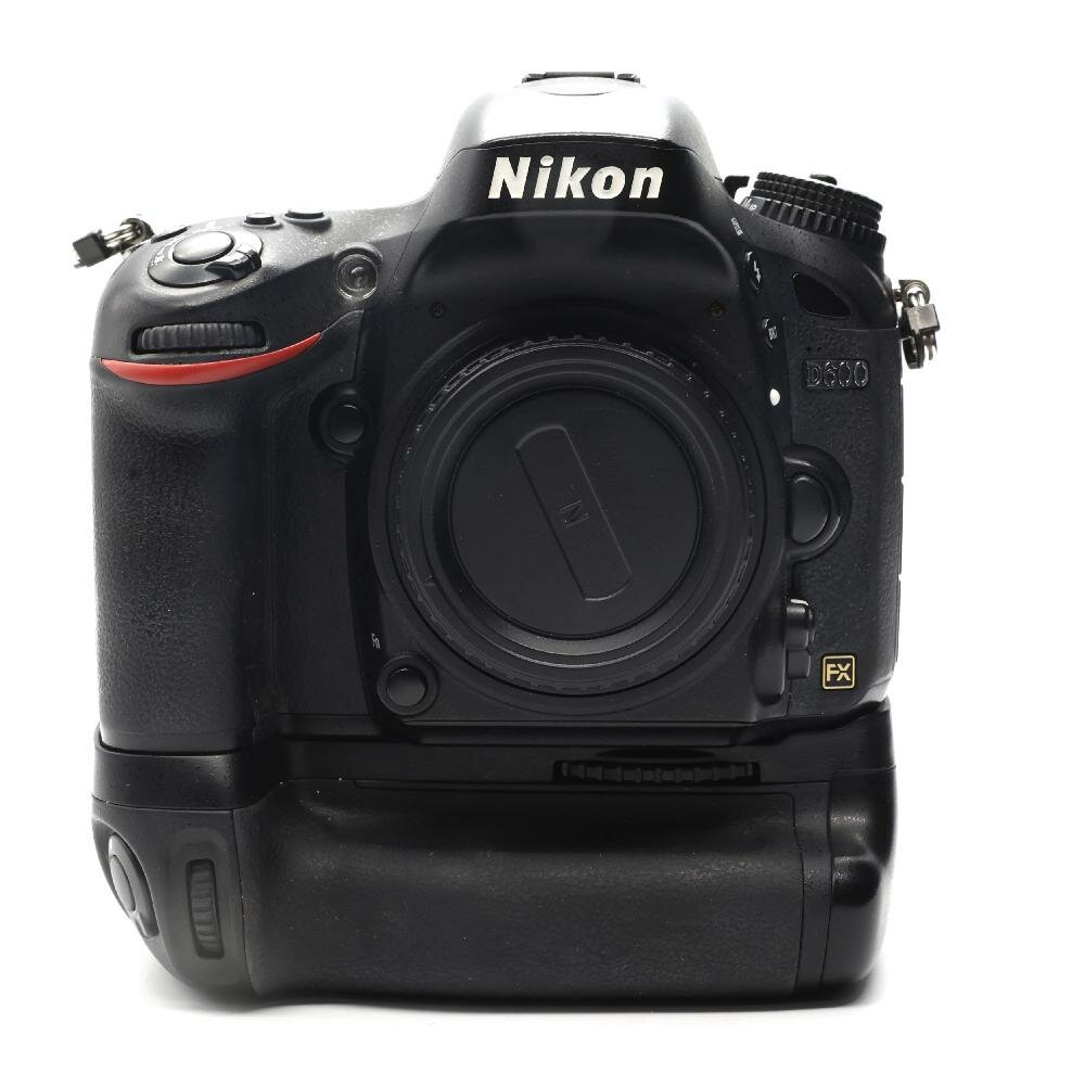 Фотоаппарат комиссионный Nikon D600 body + бат блок (б/у, гарантия 14 дней, S/N 6001283)