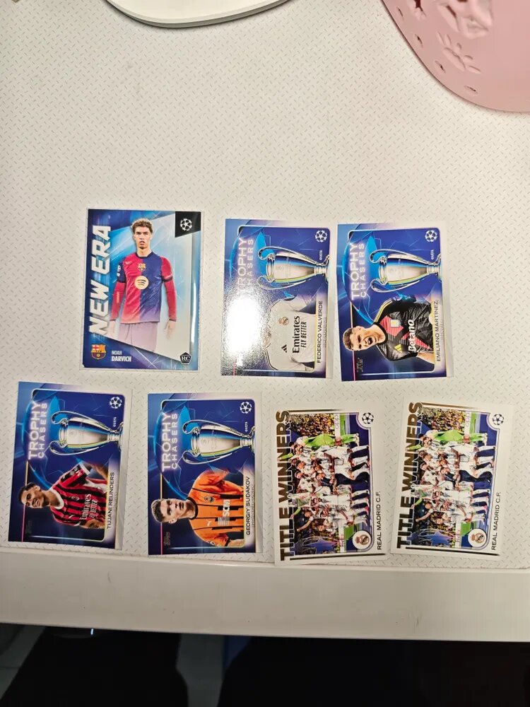 Набор коллекционных футбольных карточек Topps