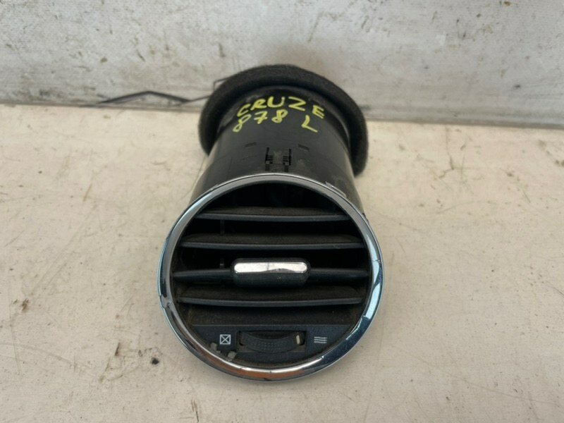 Б/У дефлектор воздушный Chevrolet Cruze 2009 J300 F16D4 Лев. nПрисутствует небольшое отслоение ЛКП хромовой частиnВнешнее со...