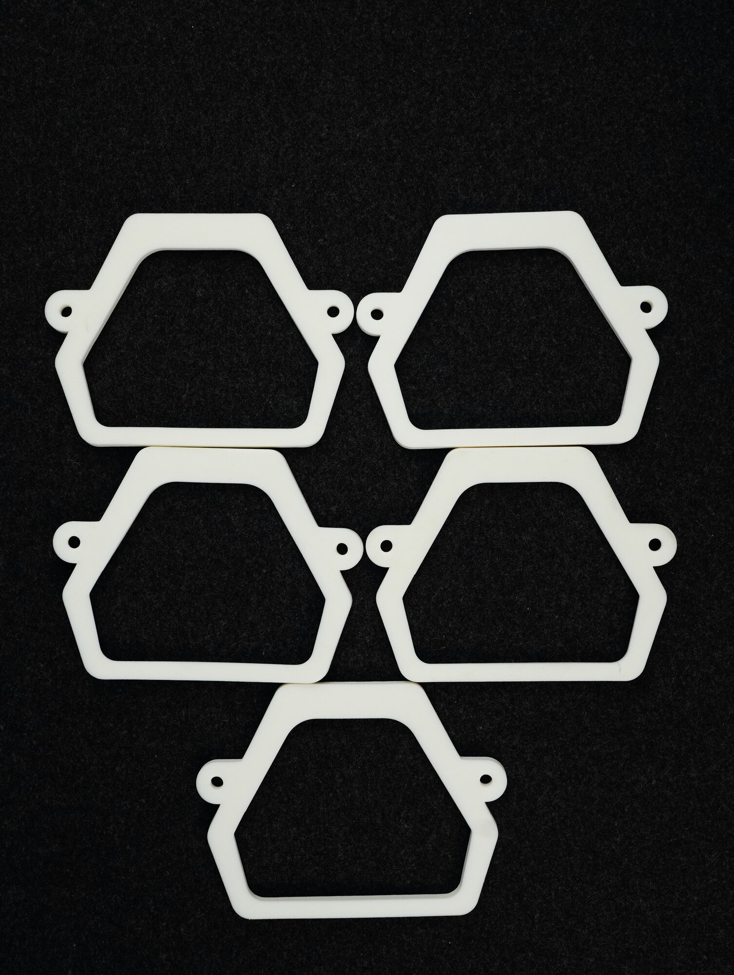 Прокладка фигурная (трапециевидная) между бачком и чашей унитаза (Уклад) 5шт.