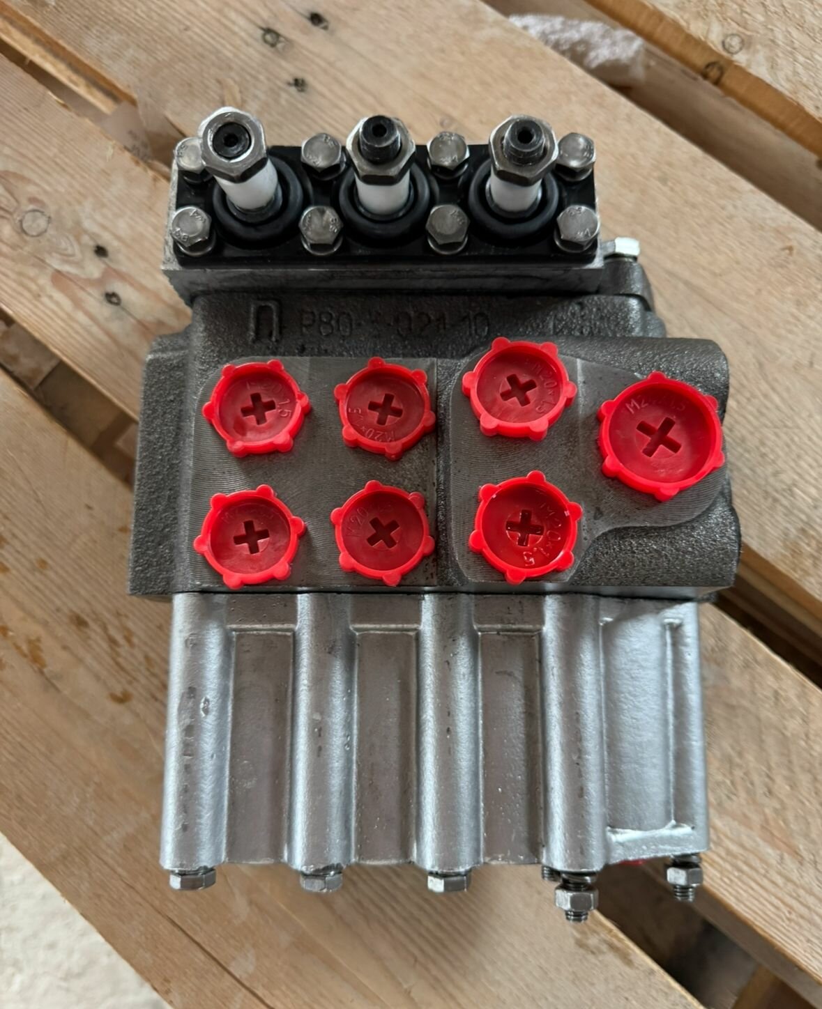 Гидрораспределитель 3/4-222