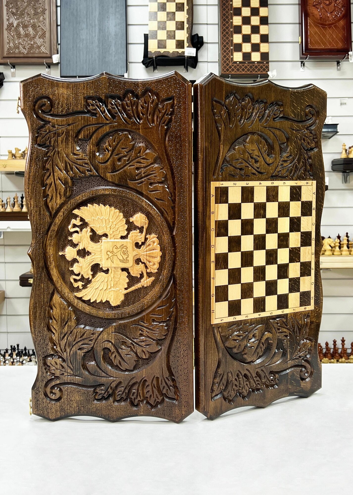 Нарды резные узорные большие из массива бука Герб светлый