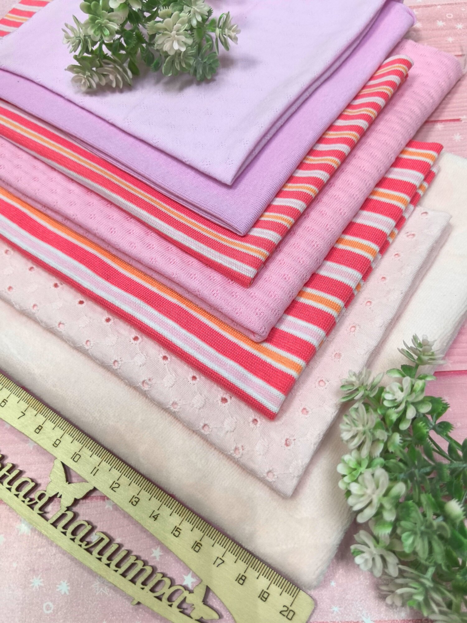 Трикотаж для шитья кукольной одежды, набор, 7 отрезов (розовый)