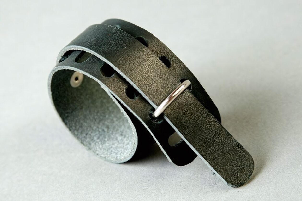 Сбруя на фаллос, черная с серебряным, натуральная кожа, 21 см