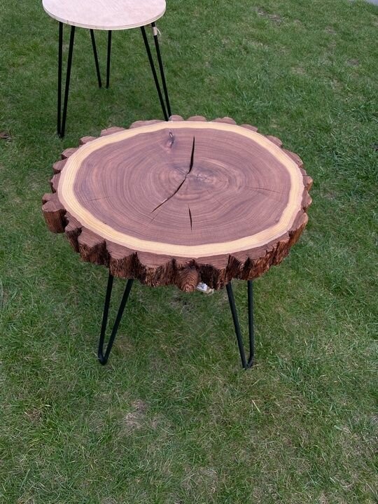 Журнальный столик от stoliki72, из массива карагача, ножки шпильки металл, диаметр 43*37 см, высотой 45 см