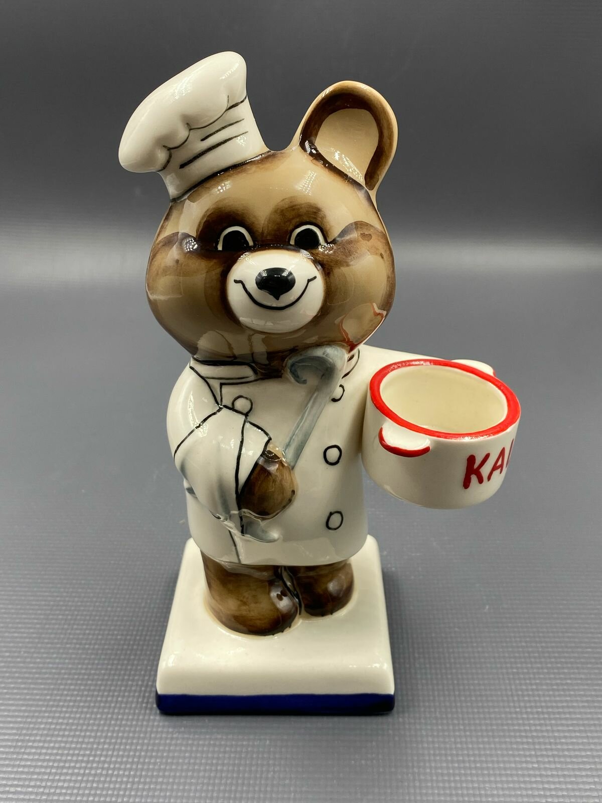 Фарфоровая Статуэтка "Олимпийский мишка - Повар с кастрюлей Каша" Вербилки, высота 16 см Красивая!