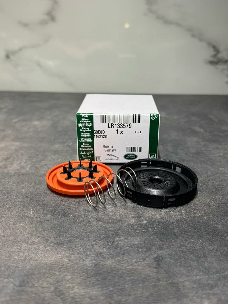 LR133579 Оригинальный клапан Land Rover