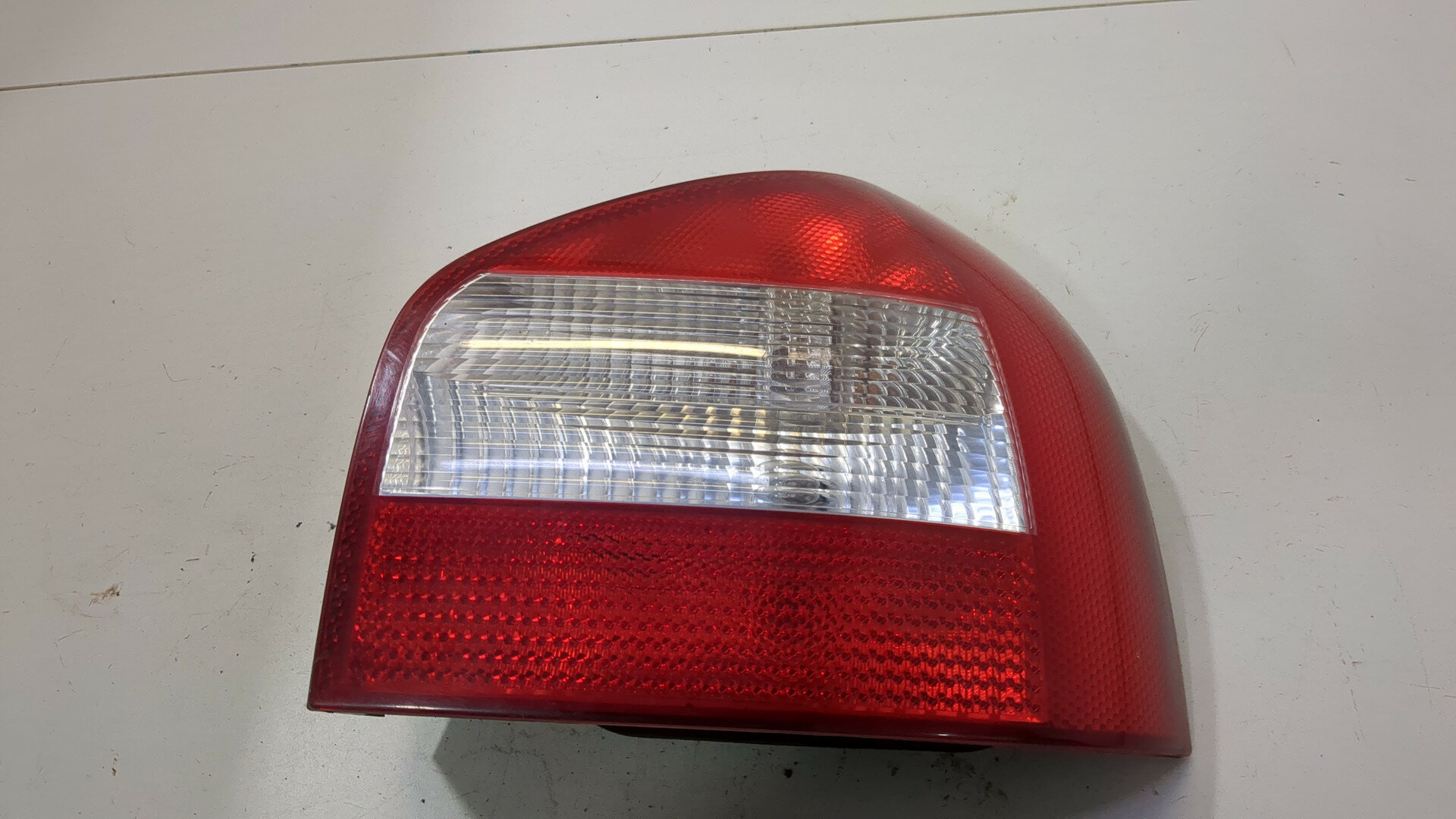 Фонарь (задний) правый Audi A3 (8L) Б/У