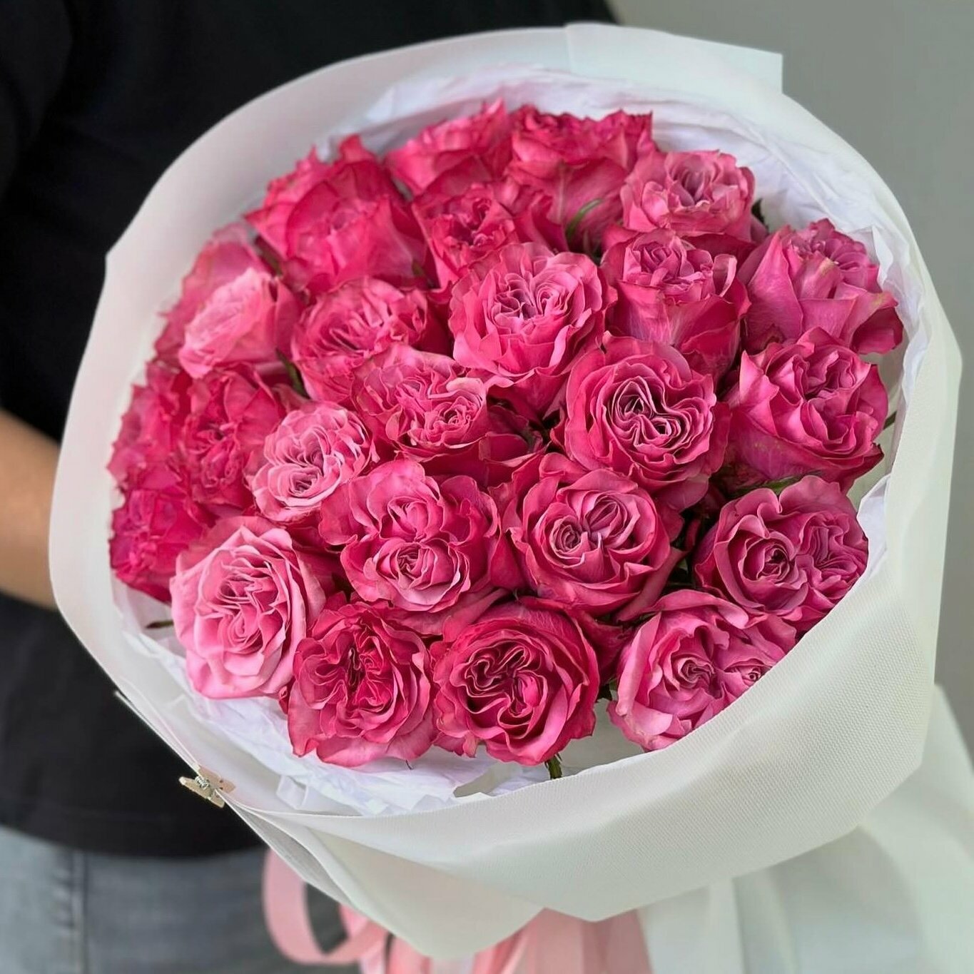 Букет из розовых пионовидных роз 27 шт, большой букет цветов, красивый, премиум цветы, подарок любимым