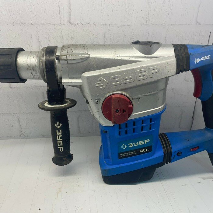 Перфоратор Зубр ЗПМ-40-1250 ЭВК