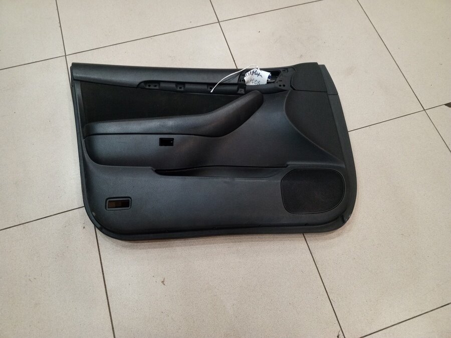 Обшивка двери передней левой от Toyota Avensis 2 2003-2009