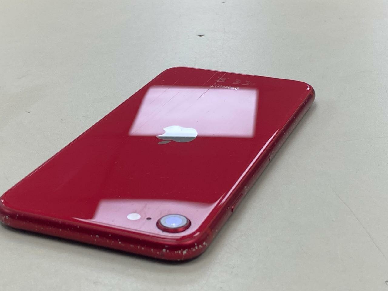 Смартфон Apple iPhone SE 2020 64 ГБ, nano SIM+eSIM, красный, (Б/У), уценка