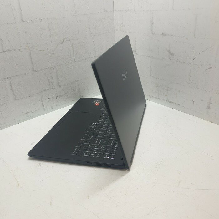 Ноутбук MSI BM5-00 — фото 1