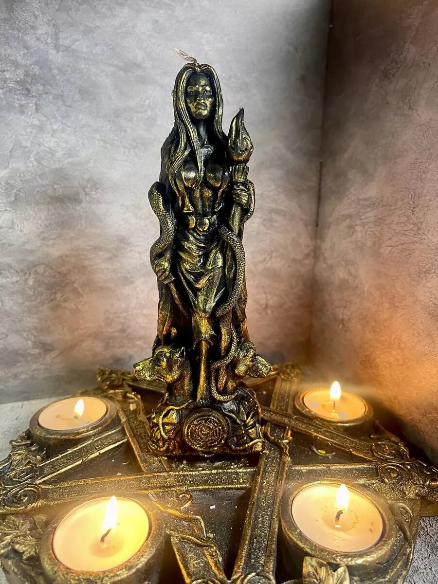 Свеча "Богиня Геката" программная