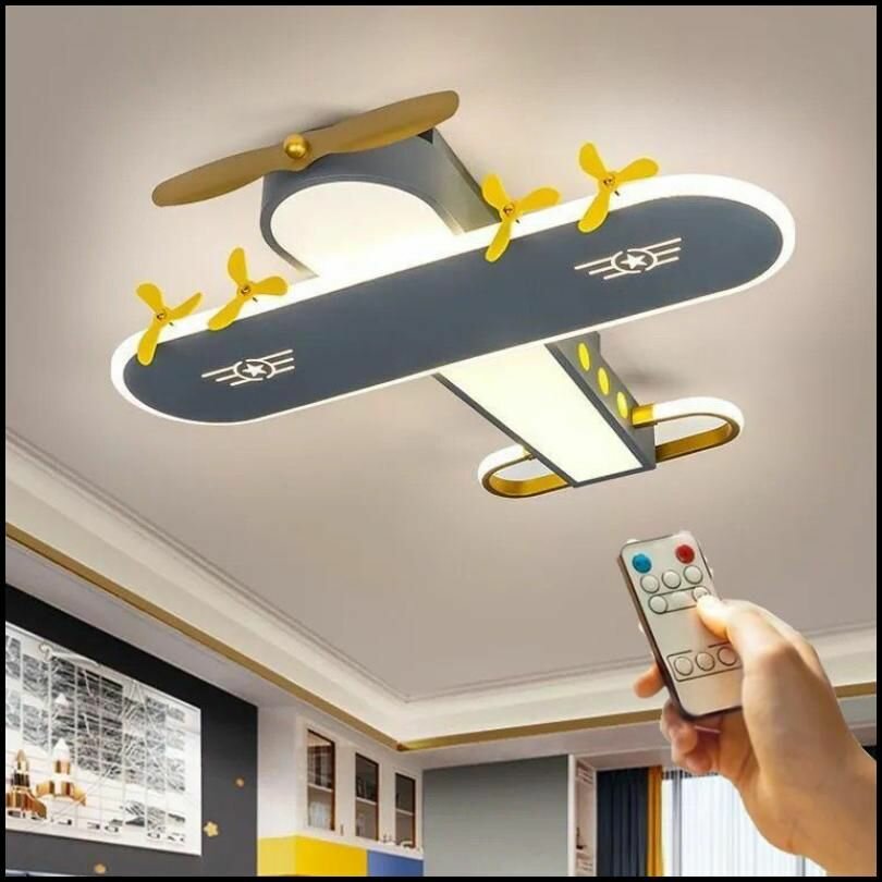 Креативный потолочный светильник для детской комнаты в форме мультяшного самолета