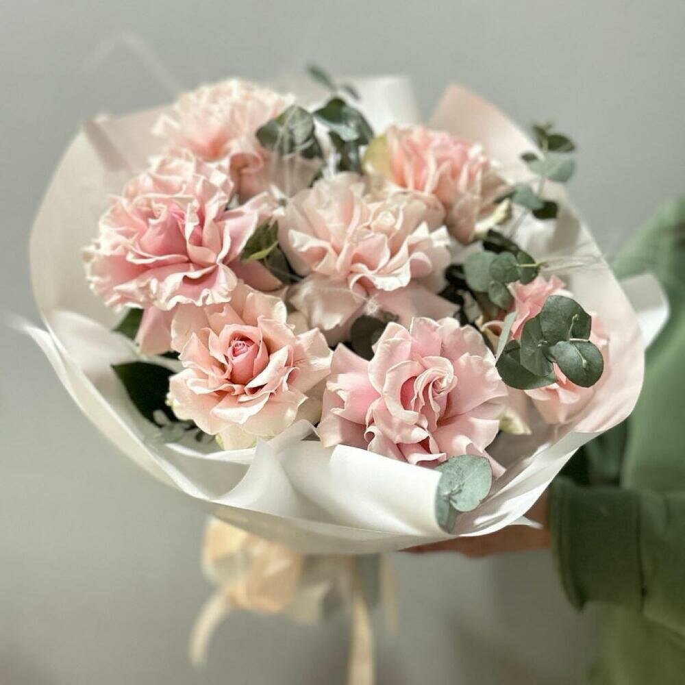 Букет моно/французские розы/эвкалипт