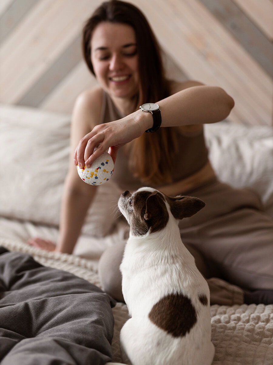 Мячик-игрушка для собак, для кошек, для всех животных "Не Один Дома" Puzzle, белый, 7х7х7 см