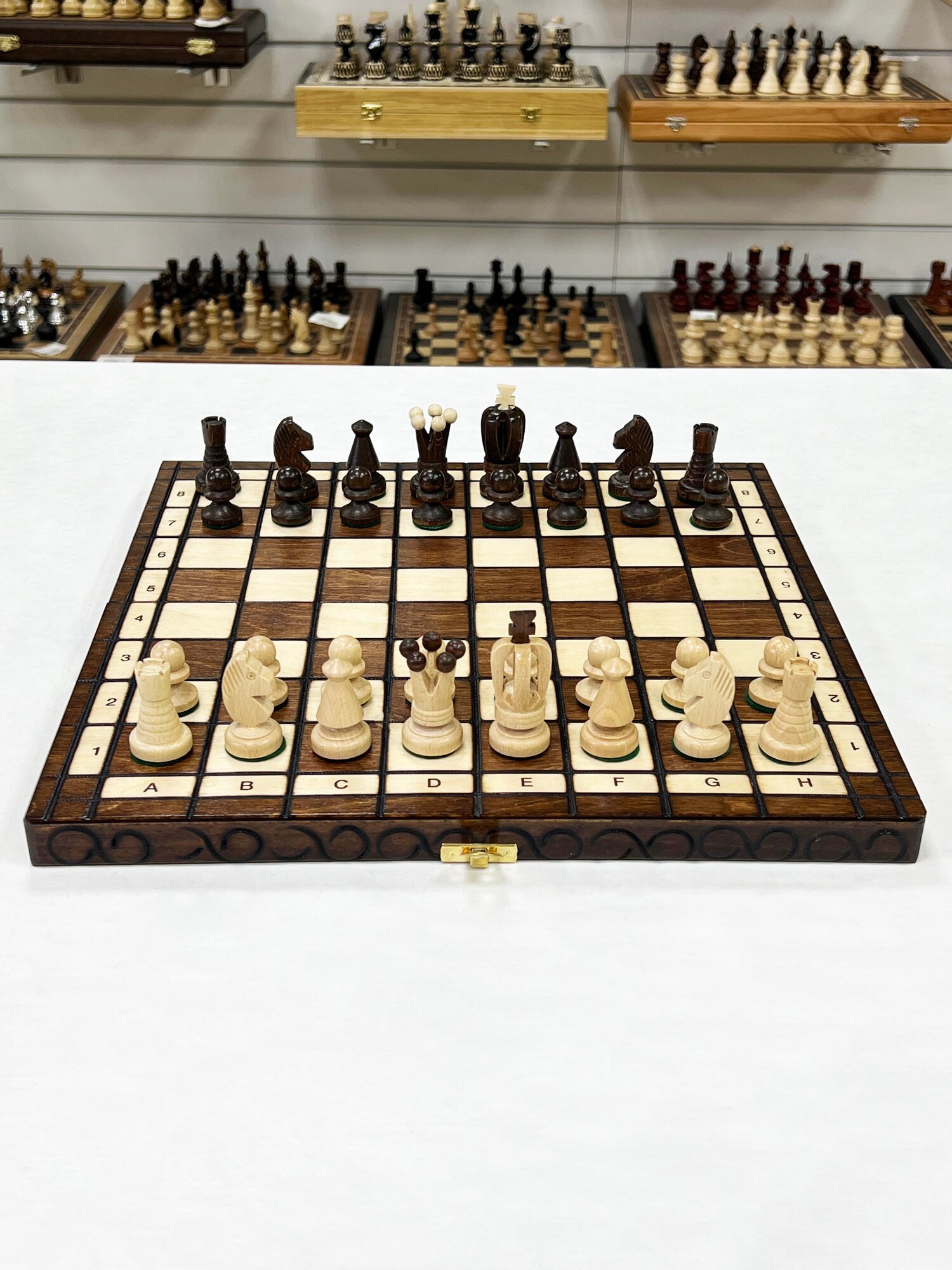 Шахматы королевские средние Мадон