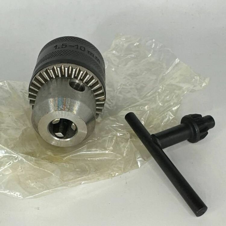 Патрон сверлильный кулачковый металлический под конус В12 10-1,5мм с ключом MATRIХ/ ермак