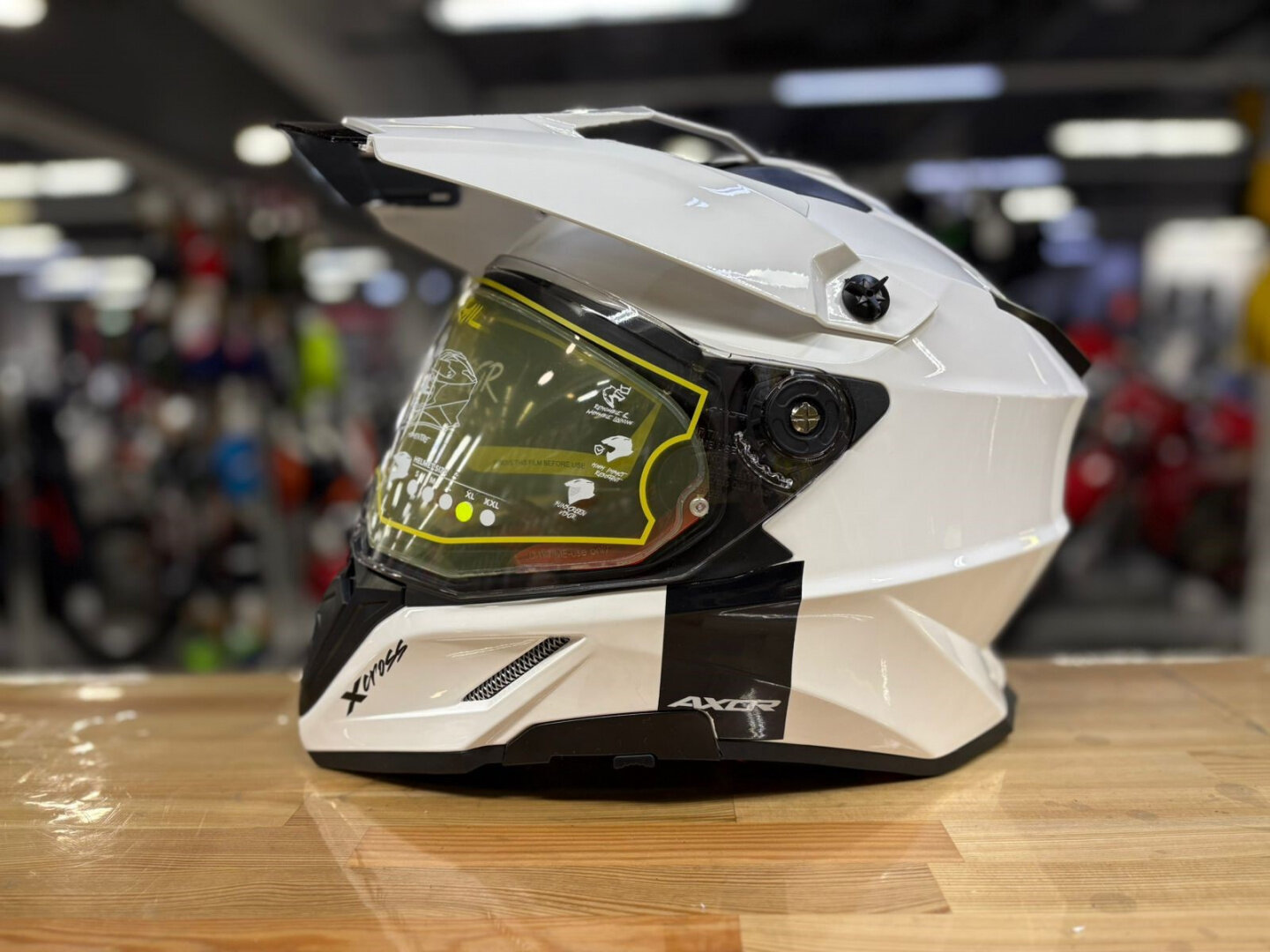 Мотошлем (мотард) AXOR X-CROSS DUAL VISOR SC (белый), XL, Ударопрочный термопластик ABS