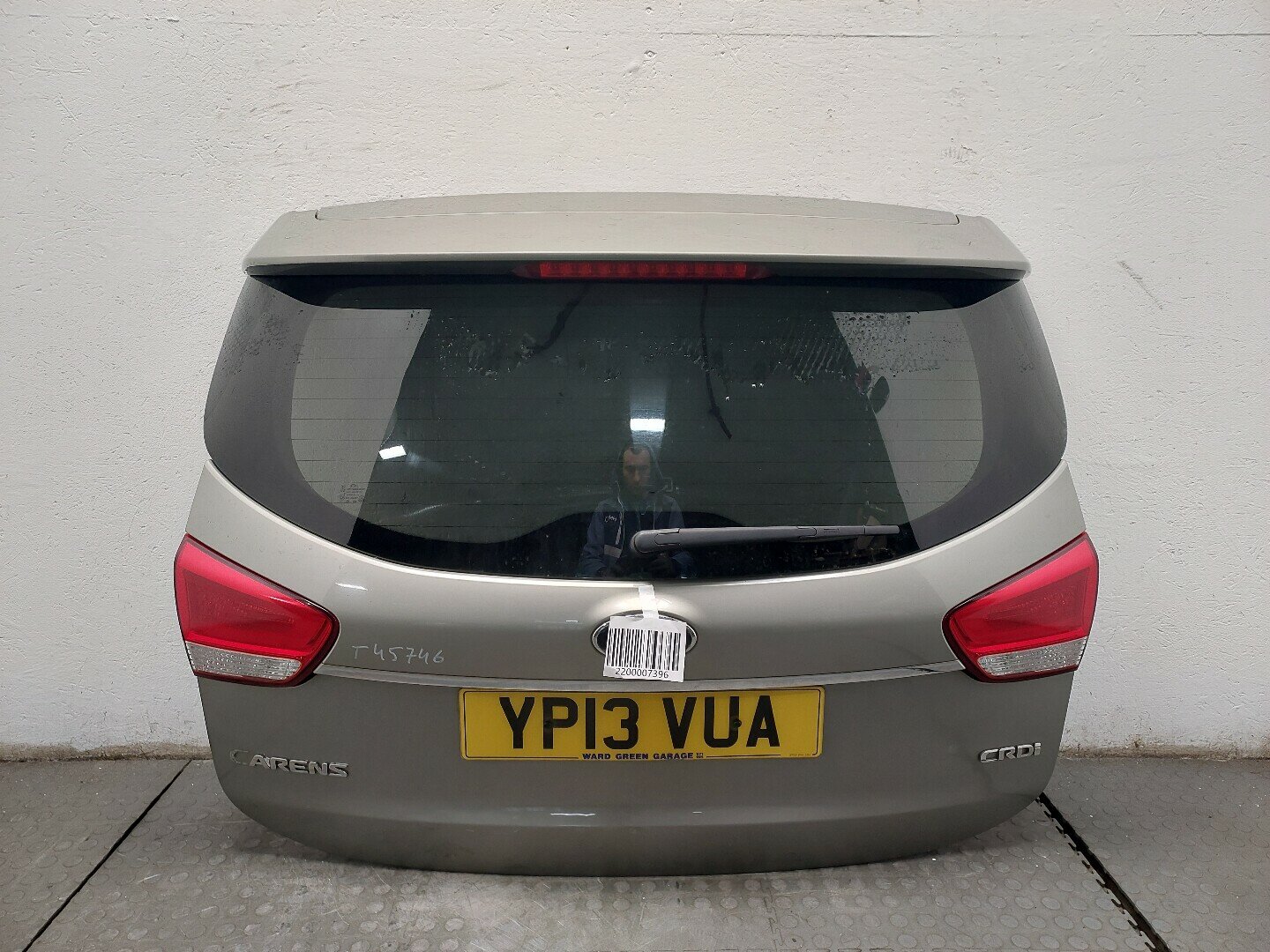 Крышка (дверь) багажника КИА Carens Б/У