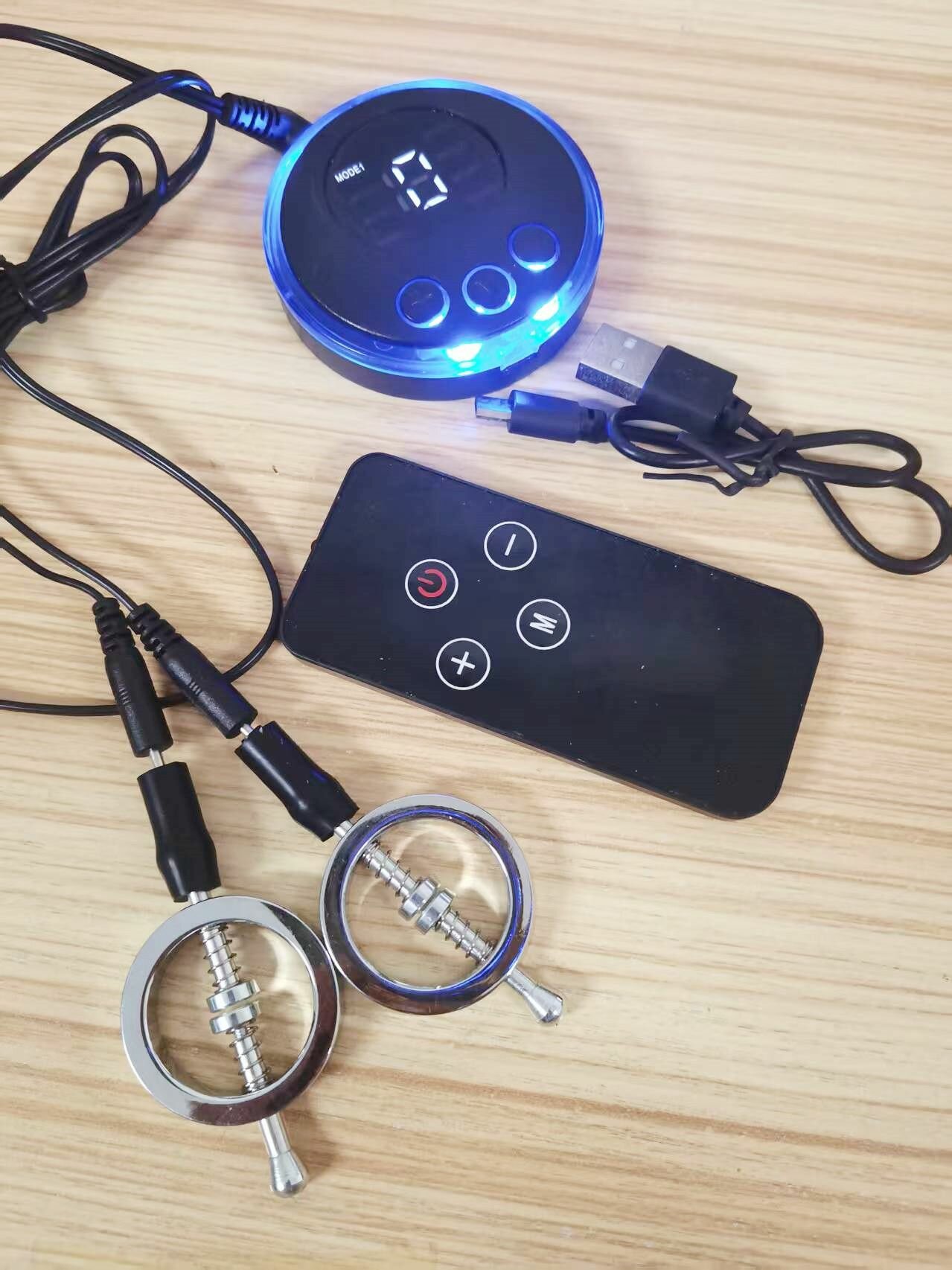 Стимулятор Зажимы для сосков, массажер для груди Электростимуляция