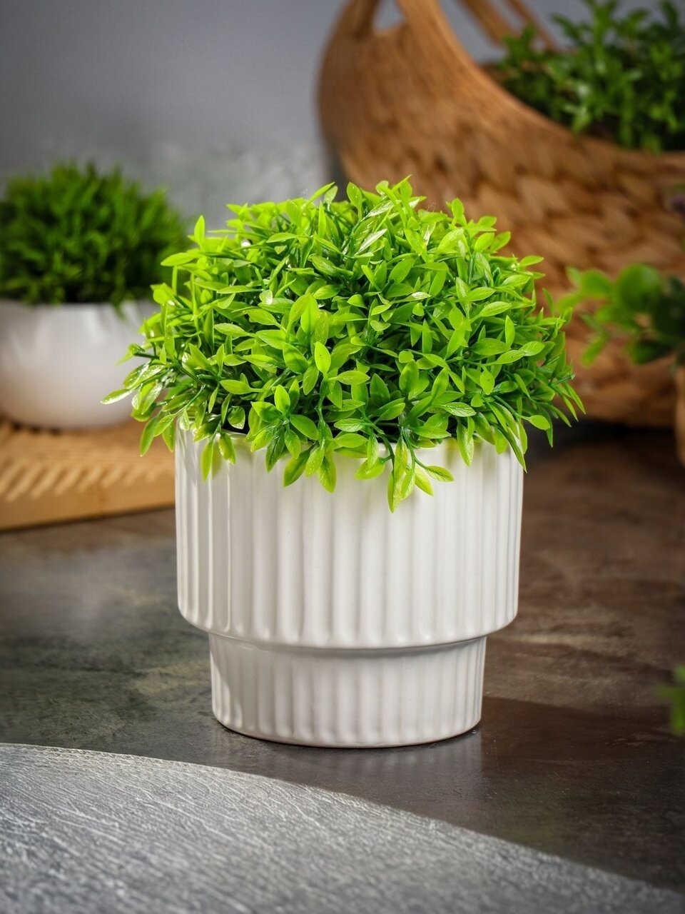 Кашпо керамическое белое Грани 0.95 л, 14x12 см, настольное для фиалок и суккулентов, Китай