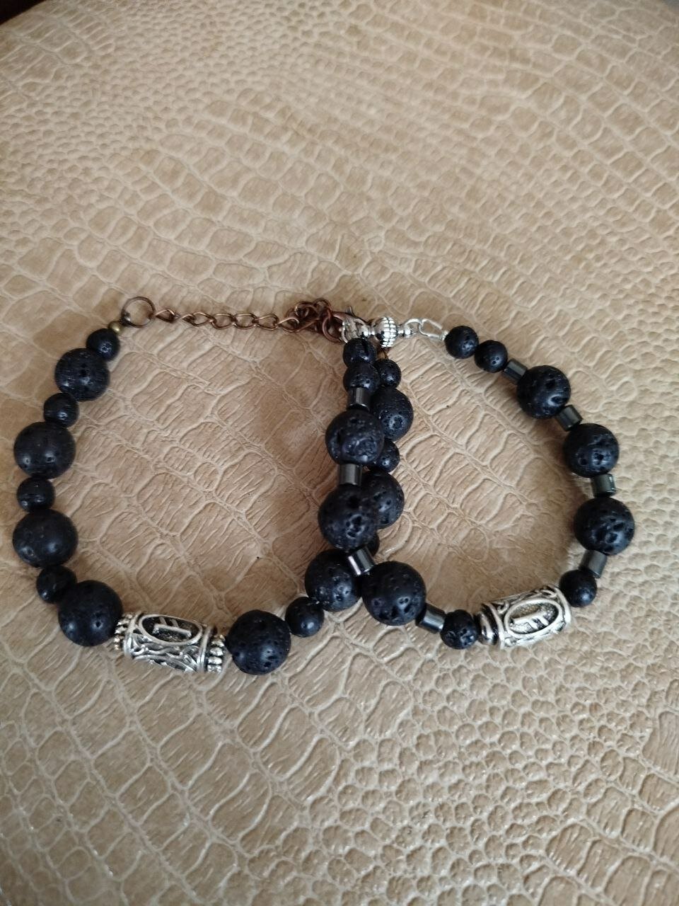 Браслет-нить, вулканит, гематит, вулканическая лава