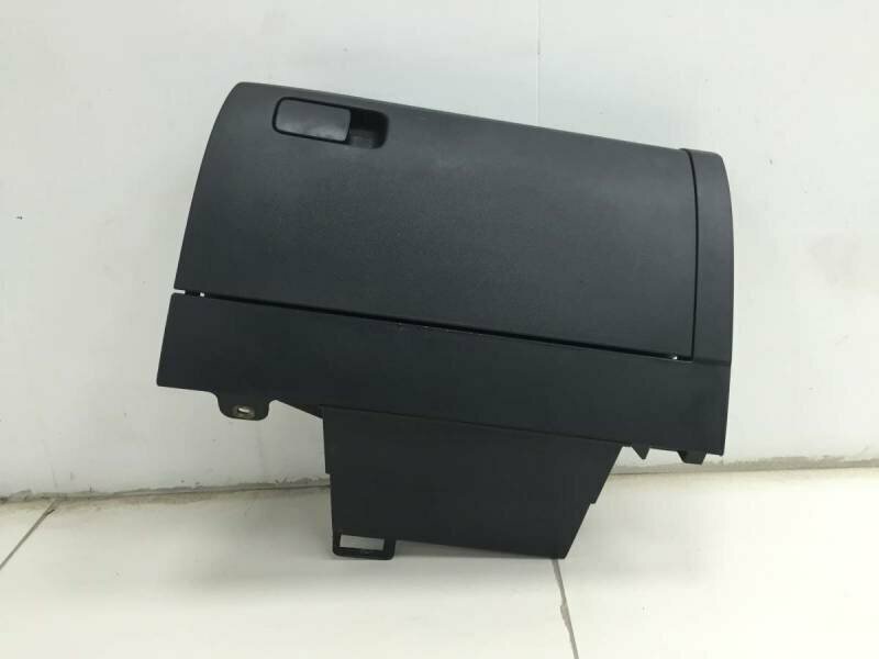 Бардачок Volkswagen Polo Sed RUS 2011 кат.номер: 6RU857101D82V 6RU857121C82V