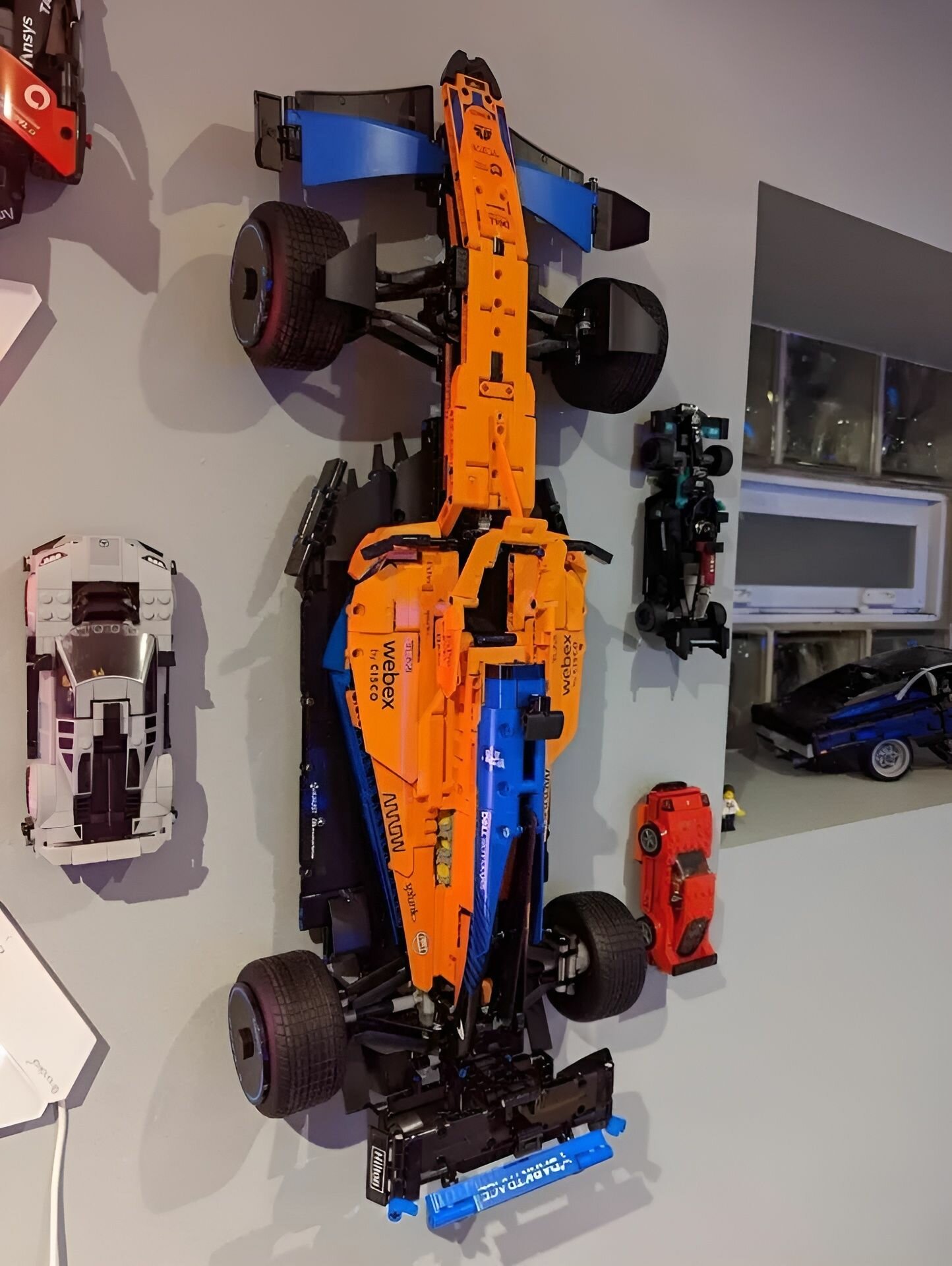 Настенный кронштейн держатель для LEGO McLaren Formula 1