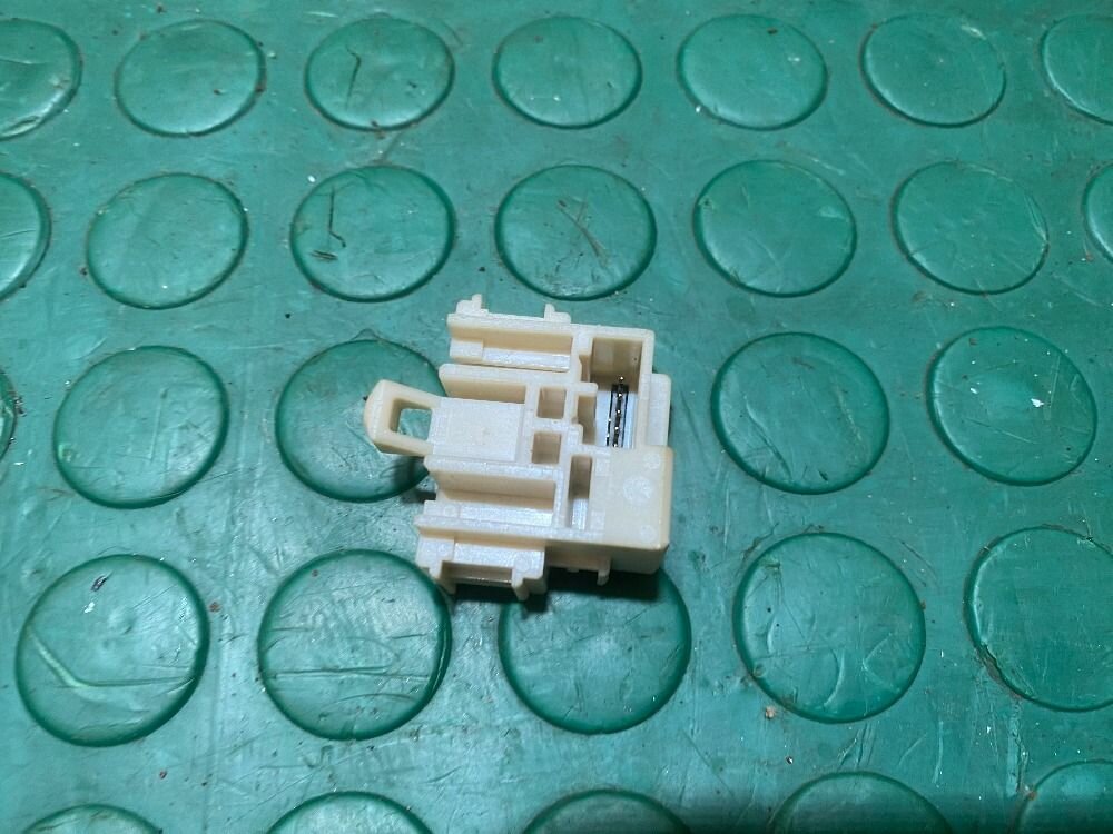 Блок выбора передач кулисы Toyota RAV4 IV рестайлинг (2015—2019) 3355042230