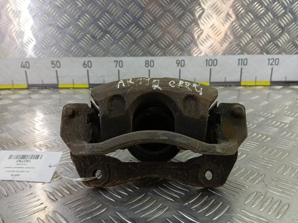 Суппорт передний правый Б/У для Kia Ceed ED рестайлинг (2010—2012) 581301H000