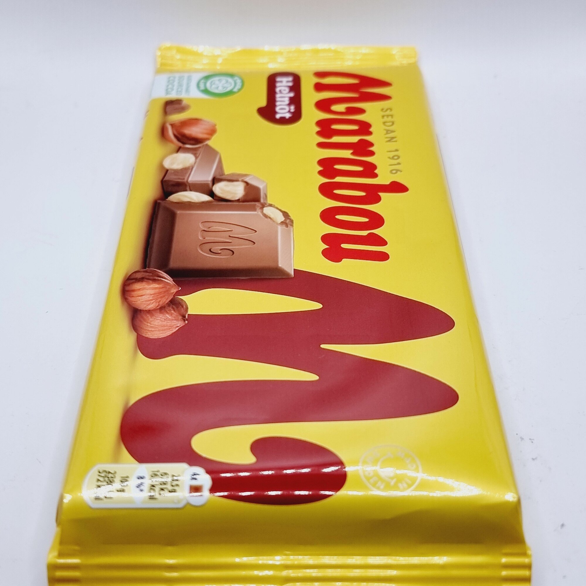 Шоколад Marabou молочный с цельным жареным фундуком 160 г (Швеция)