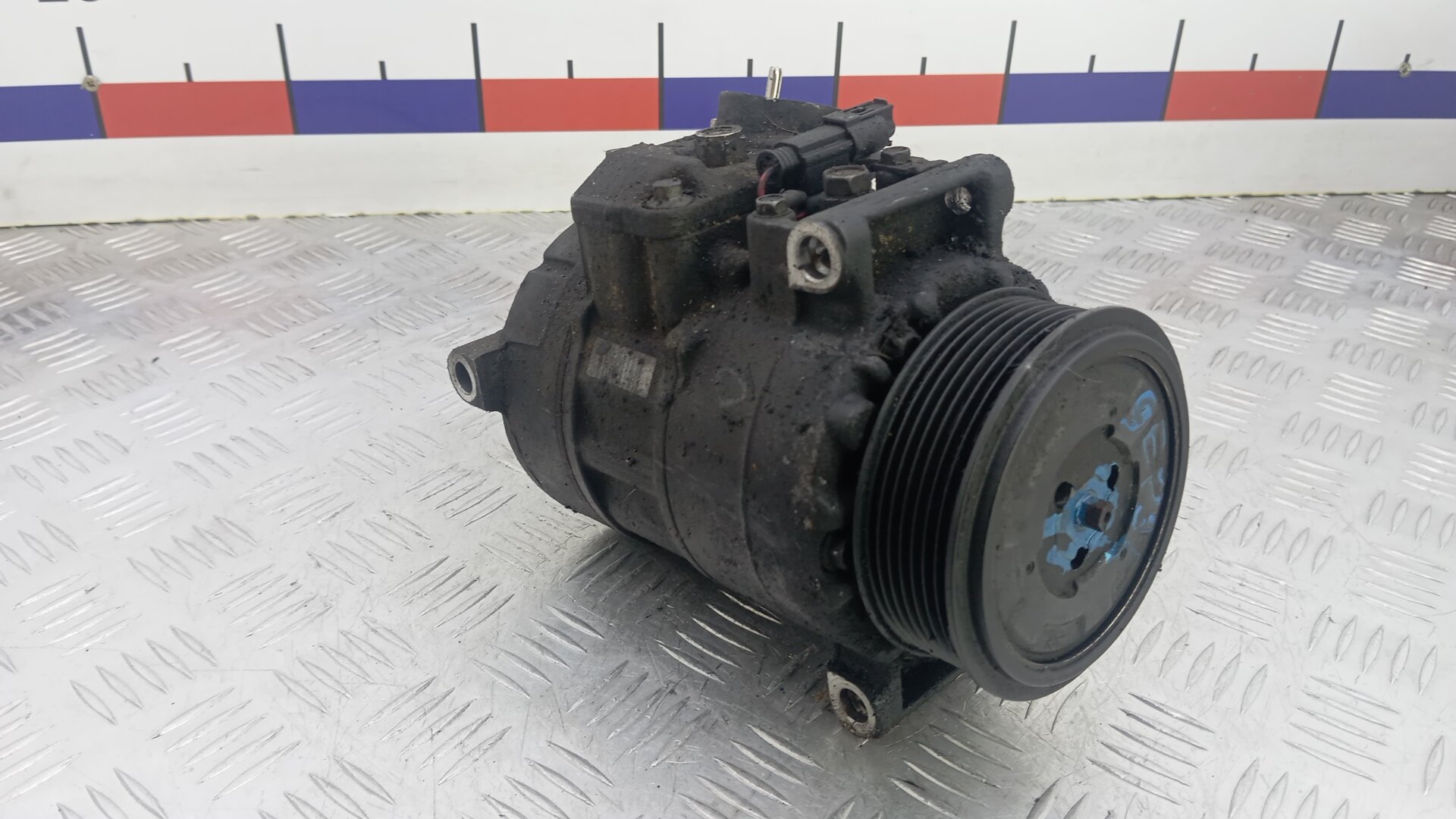 Компрессор кондиционера дизельный MERCEDES BENZ CLS C219, Номер A0012308611