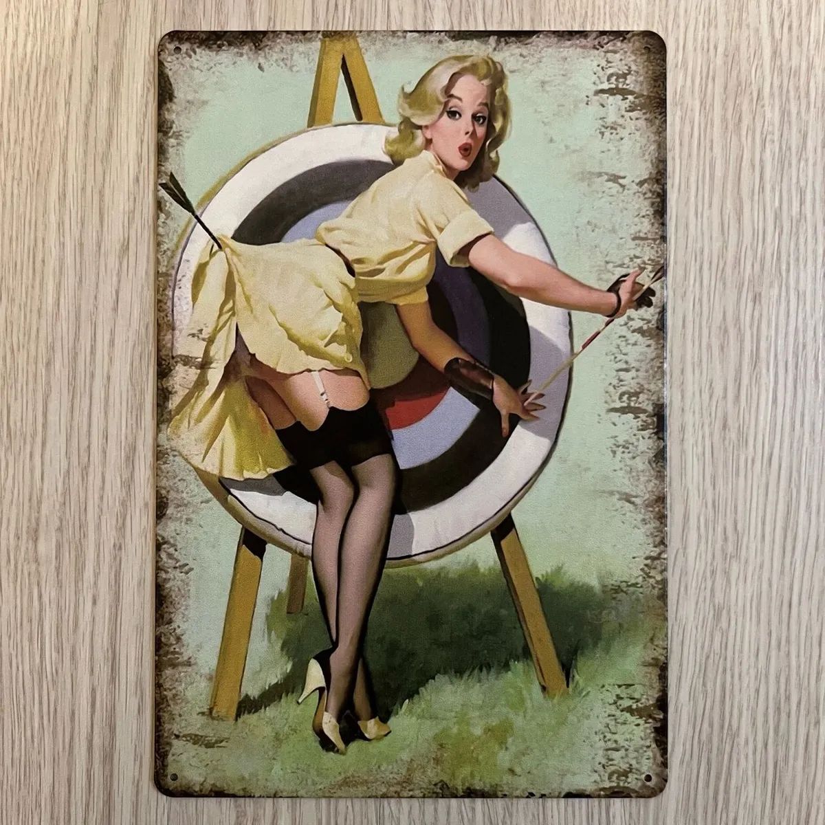 Табличка металлическая интерьерная Pin-Up Девушка Пинап
