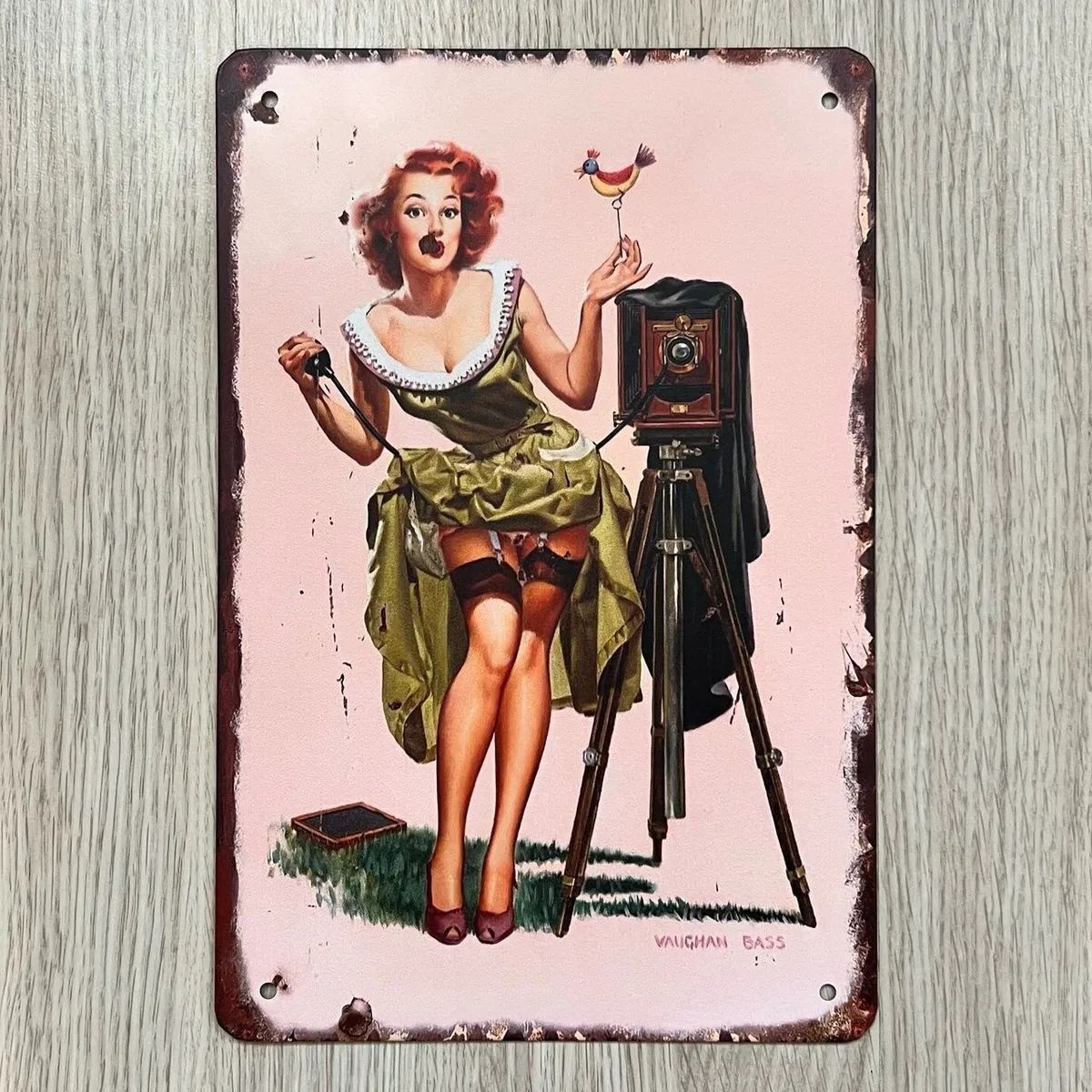 Табличка металлическая интерьерная Pin-Up Девушка Пинап