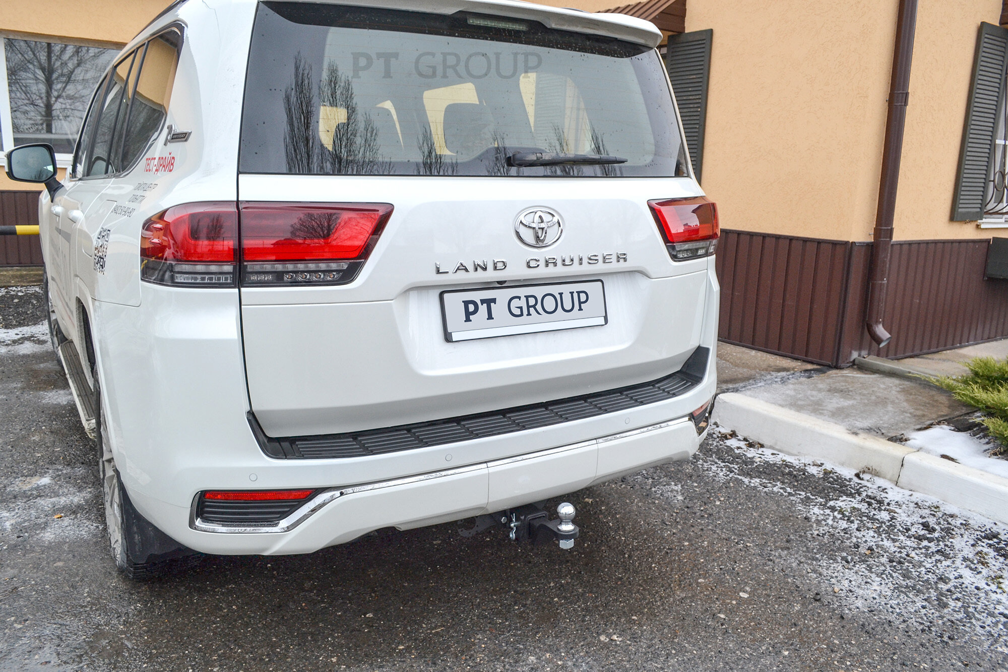 Фаркоп с унив. электрикой Smart, съемный квадрат, для Toyota LC 300 2021- (паспорт и сертификат) ПТ групп. TLT-21-991122.00