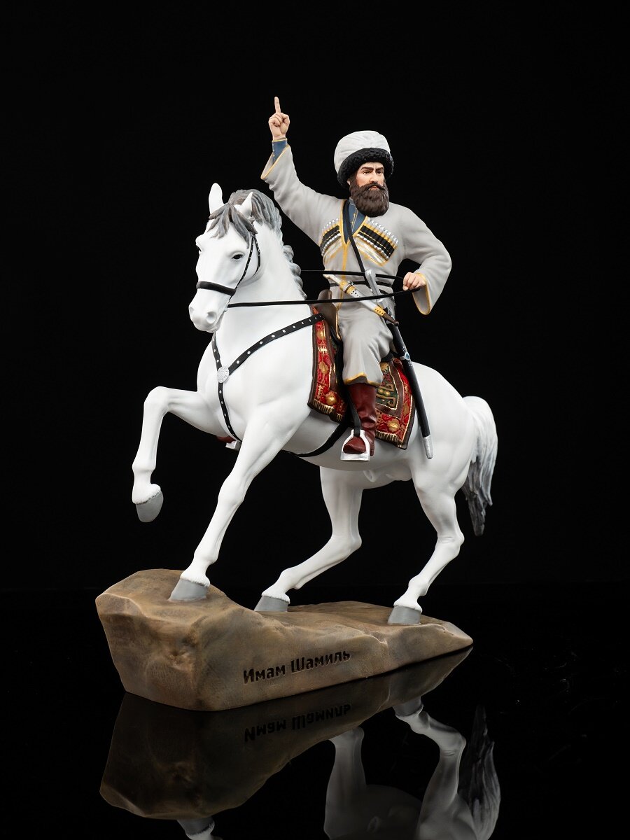 Статуэтка Имам Шамиль на коне, высота 27 см, литьевой мрамор, ручная роспись