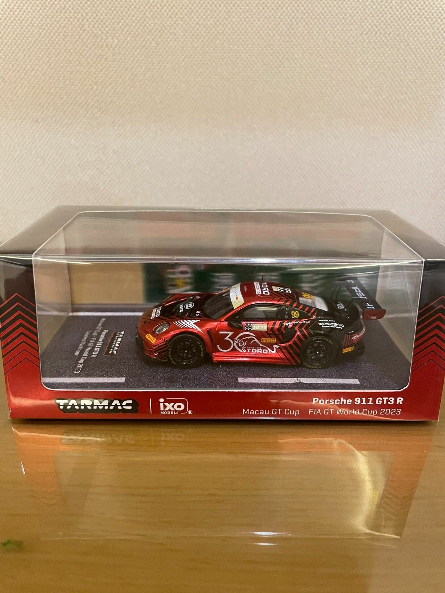 Машинка Tarmac Works 1/64 2025 HEC Porsche 911 GT3 R Macau GT Cup FIA GT World Cup 2023 Laurens Vanthoor