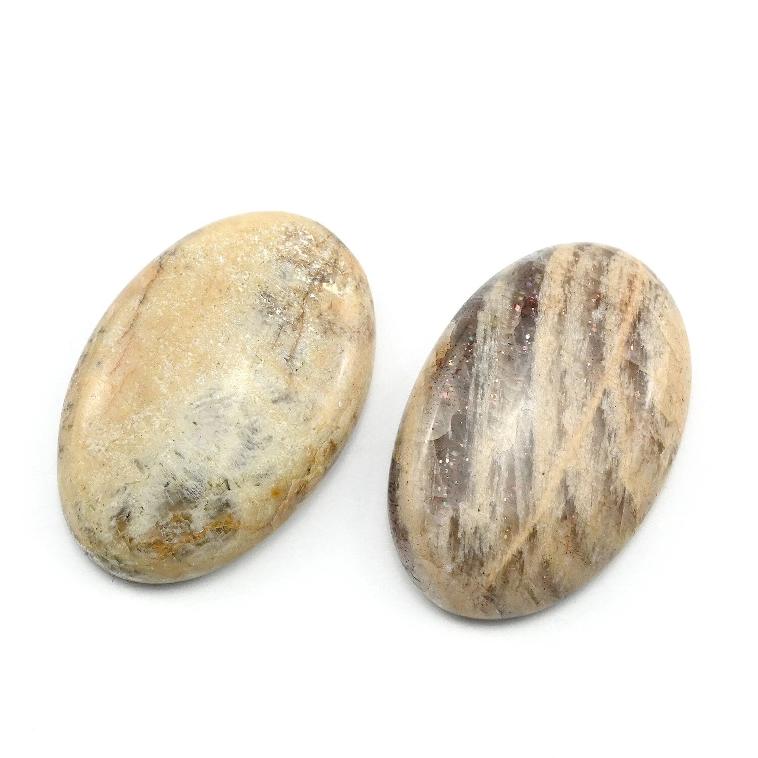 Кабошон из камня лунник-беломорит овал 30*20*5,5мм