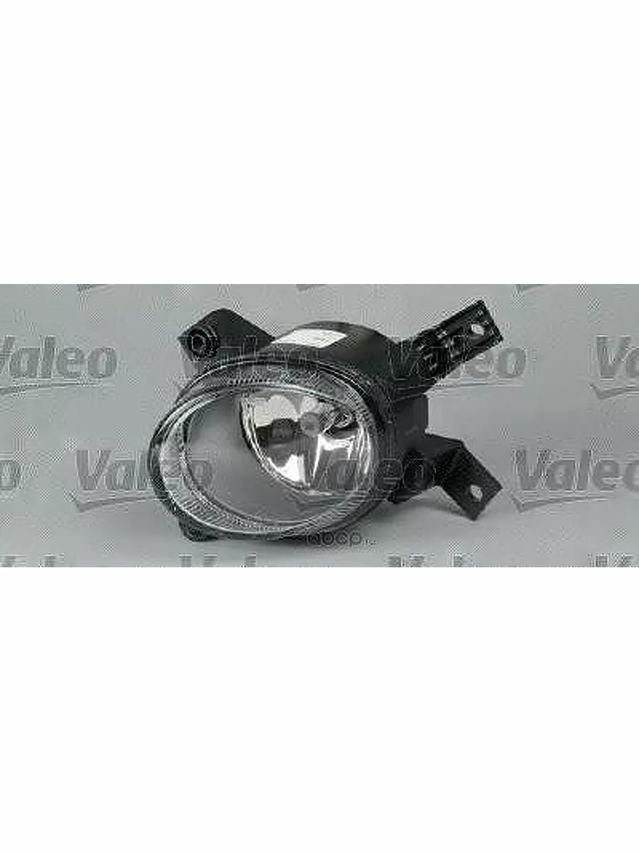 Фара противотуманная левая