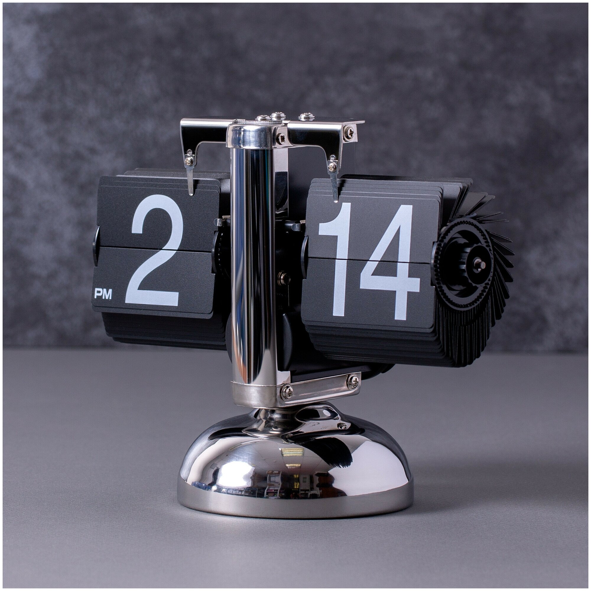 Часы Flipclock Chrome Black, металл, перекидные, бесшумные, черные, 21х16х10 см