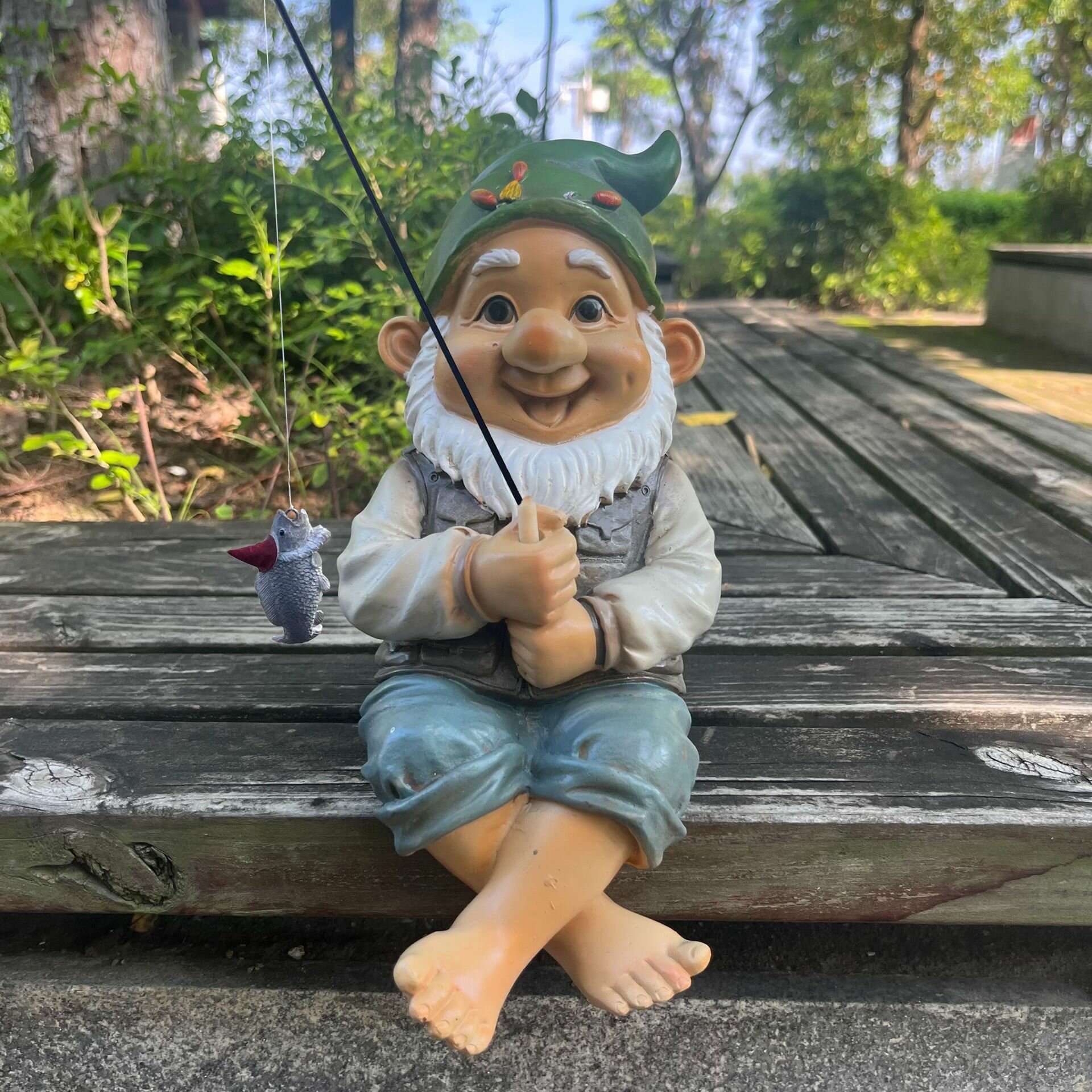 Садовая фигурка гнома-рыбака для дачи и сада 'Гномы ловят рыбу' 25x15 см, прочный декор для газона и пруда