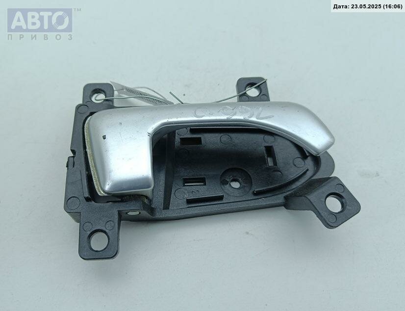 Ручка двери внутренняя передняя правая Kia Sportage (2010-2015)