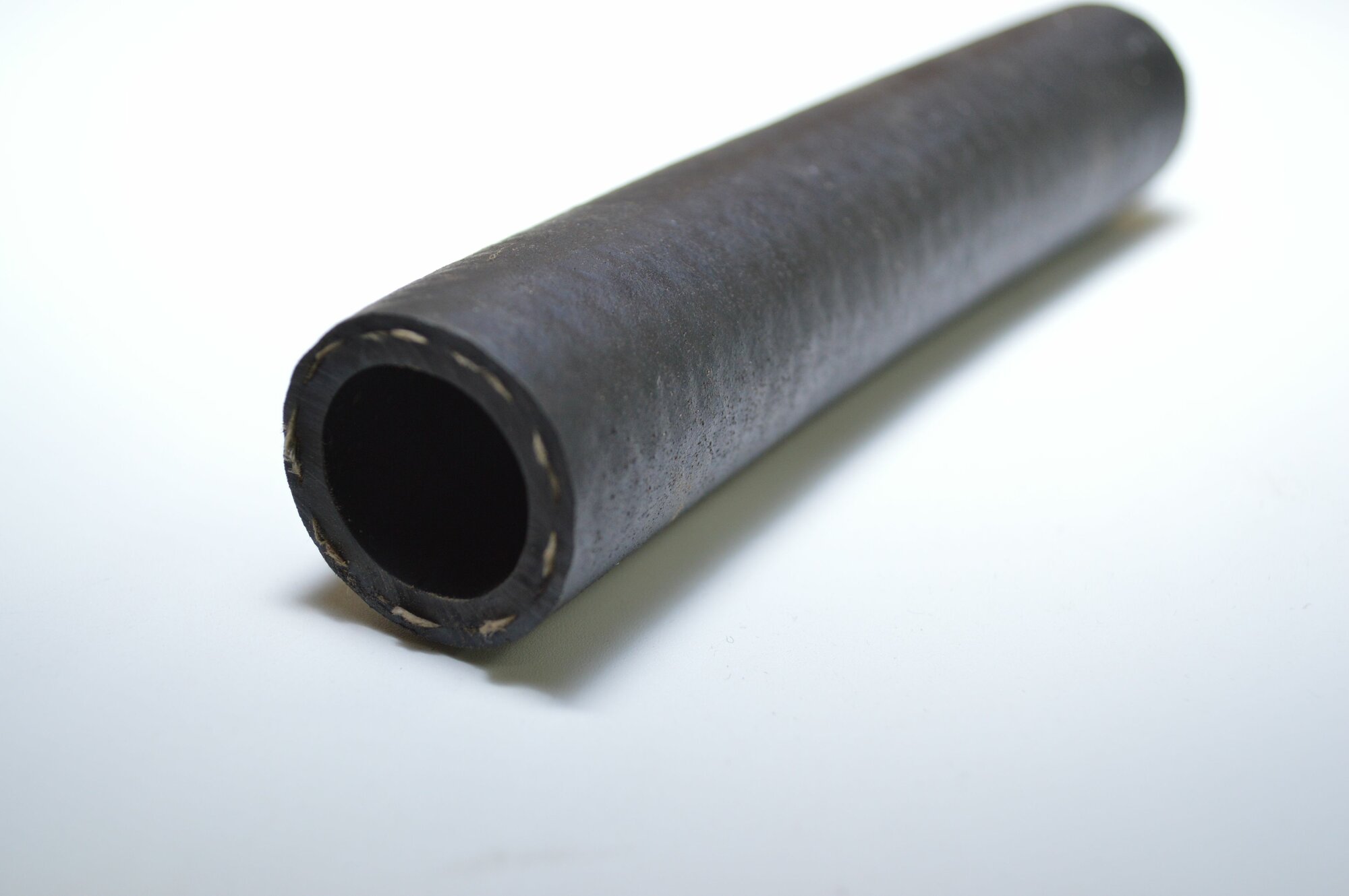 Шланг многофункциональный внутренний диаметр 32 мм, наружный 49 мм. длина 1 метр. С хранения