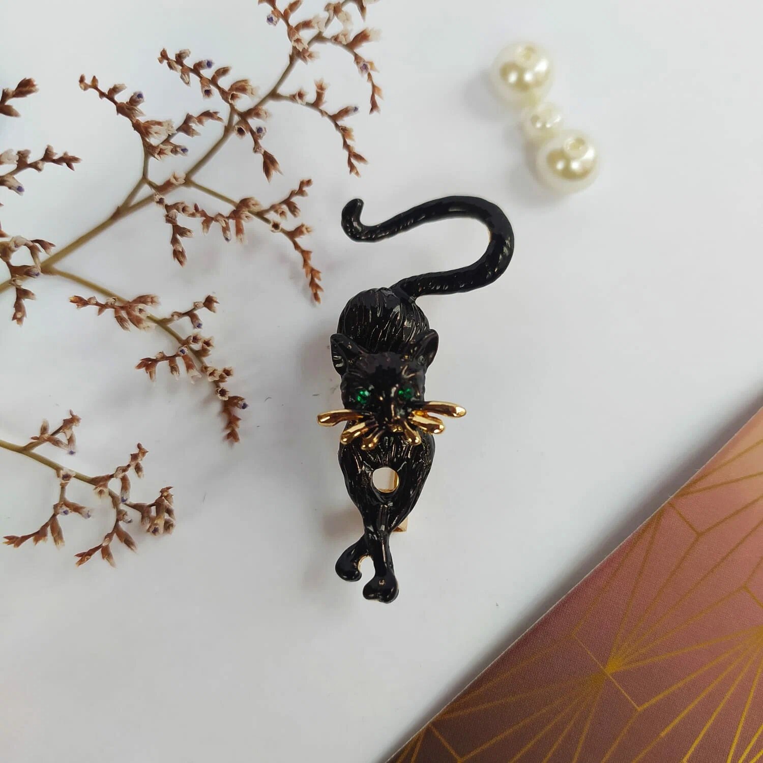 Славянский оберег, брошь Queen Fair, стразы