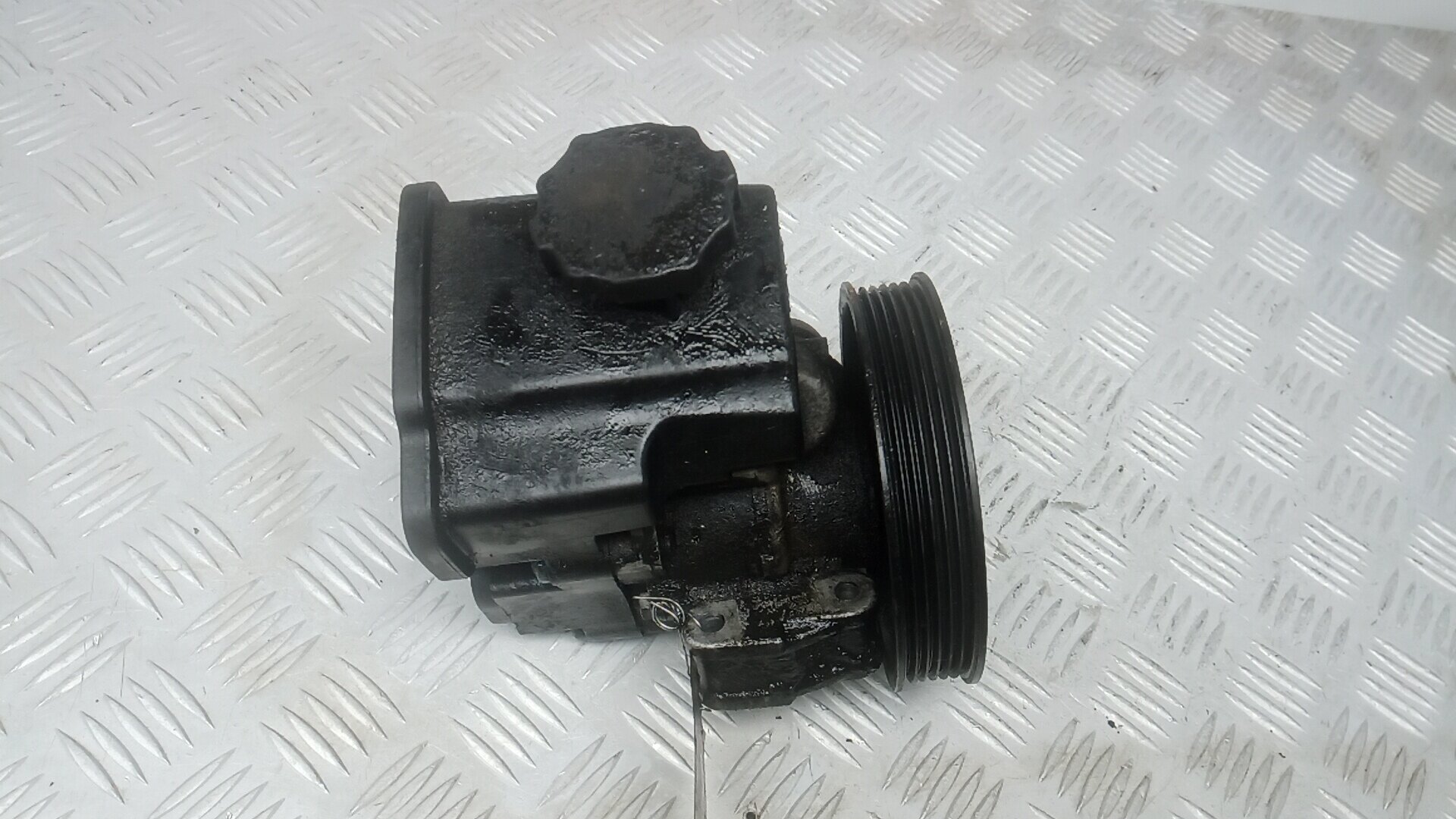 Насос ГУ дизельный MERCEDES BENZ E-CLASS W211, Номер A 004 466 70 01