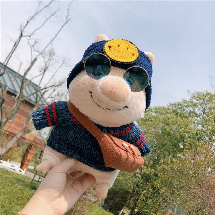 Мягкая игрушка в виде милой свинки из коротковорсистой ткани для детей и в качестве подарка для пары